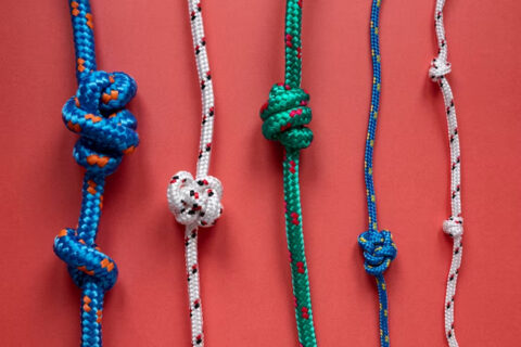 Interrogatoires médiévales de torture : la vierge de fer et le scaphisme